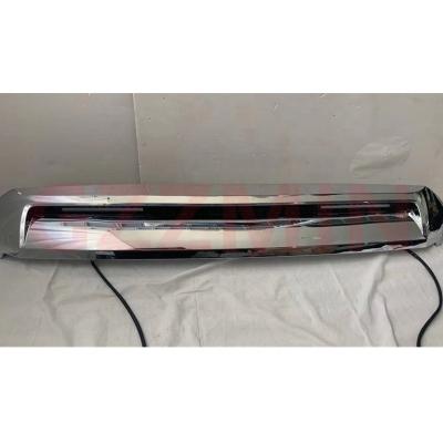Cina Toyota Tundra 2014 ABS Front Bumper con griglia leggera in finitura cromata in vendita