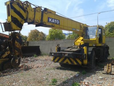 China Used kato KR-20H 20 ton rough terrain crane 20 ton kato rough terrain crane for sale