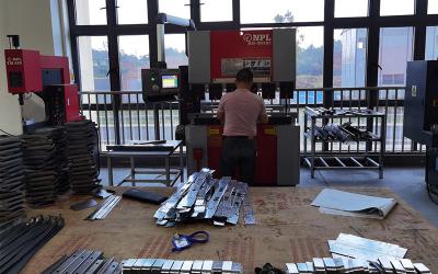 Cina Tolleranza di pagina 0.01mm della lamiera sottile di taglio del laser che soppressione collegamento in vendita