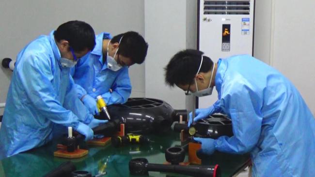 AMPX FOC 200A ESC packaging showing product box and protective materials