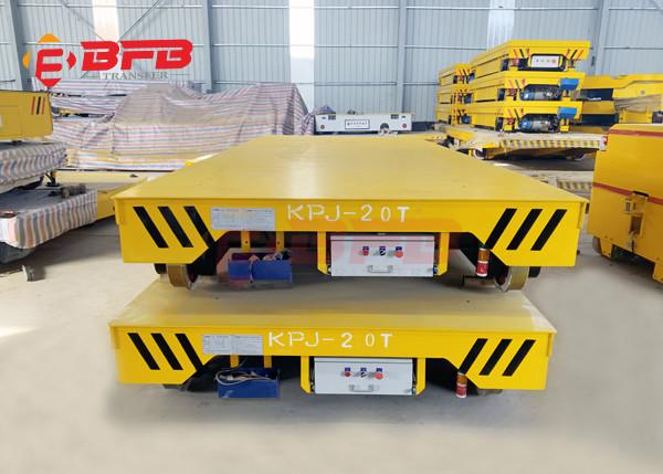 Il tamburo per cavi ha alimentato il carretto della ferrovia ed il produttore elettrici della pista