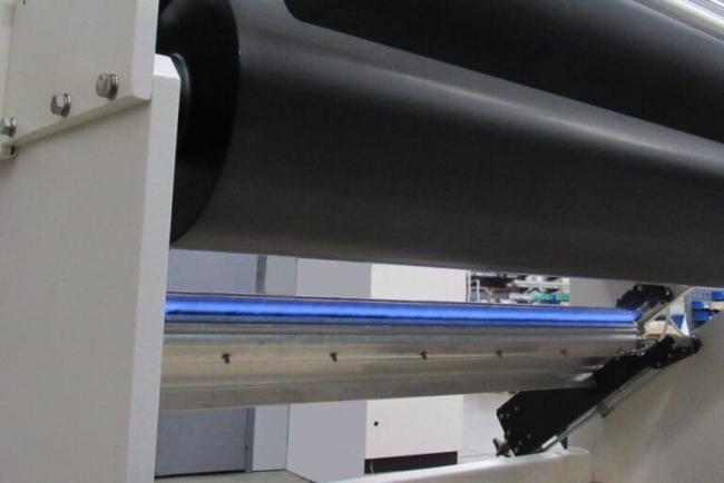 Flame treater roller technical diagram showing internal structure