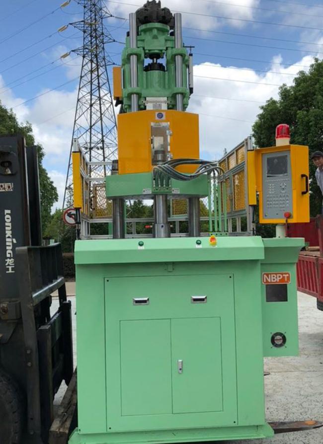 55 Ton double color rotary table vertical injection molding machine