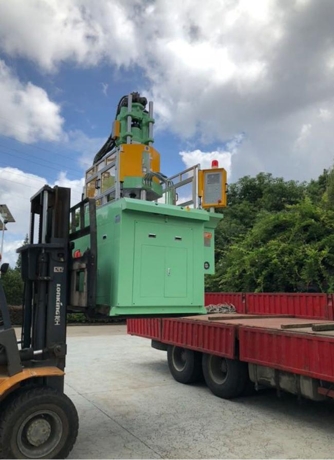 55 Ton double color rotary table vertical injection molding machine