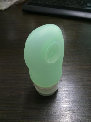China New design travel squeeze silicone lotion triangle bottle from hebei shengxiang for sale