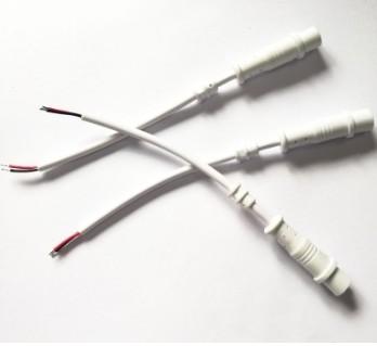 中国 圧力救助2pinの電気wirsと共同男性3.5mmのDC電源のプラグ5.5*2.1mmケーブルまっすぐに 販売のため