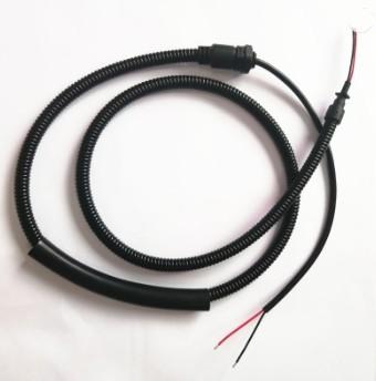 Cina Il cavo dell'UL 1015 con SV1.25-3 su ordinazione ha isolato il terminale di tensione del connettore del cavo della pala della forcella in vendita