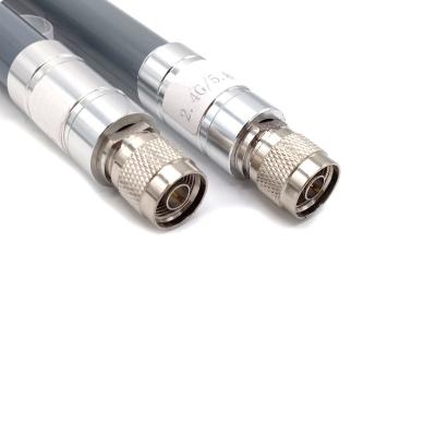 中国 2.4G 5.8G WiFi 5dBiの高利得屋外のガラス繊維のアンテナ 販売のため
