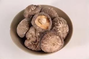 Cina Polvere dell'estratto del fungo di shiitake della lentinus edodes per immunità di regolamento in vendita