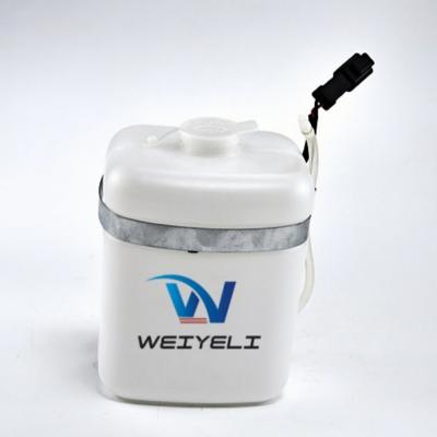 Cina Yuchai 12V / 24V Wiper Lavatrice Spray Bottiglia Pareti Lavatrice Spray Bottiglia Serbatoio d'acqua ausiliario in vendita