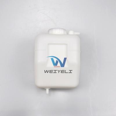 Cina Serbatoio di espansione del liquido di raffreddamento per radiatore di plastica Assy 11M6-52330 11M8-42300 in vendita
