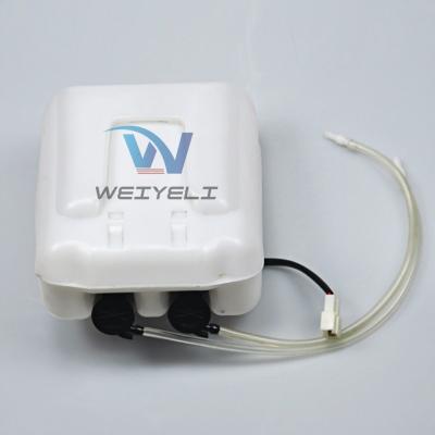 China Excavator wasmachine Wiper Spray Flasje 85315-0B010 XGQS66X-1 Voor XCMG 12V / 24V Te koop
