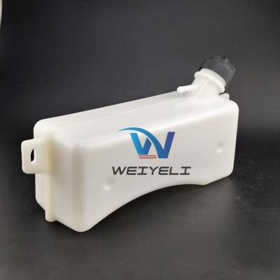 Cina Nuovo caricatore serbatoio di espansione del liquido di raffreddamento 87674844 QR6887666 Per carrelli elevatori 586 G588 G570NXT U80B L225 C232 Macchine industriali in vendita