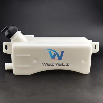 Cina Nuovo caricatore serbatoio di espansione del liquido di raffreddamento 87674844 QR6887666 Per carrelli elevatori 586 G588 G570NXT U80B L225 C232 Macchine industriali in vendita