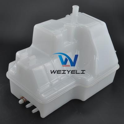 Cina VOE17256194 EC120D EC140 Excavator Expansion Water Tank Industrial Machinery 172-56194 Per la sostituzione del radiatore Parti di ricambio per l'espansione del serbatoio d'acqua ausiliario in vendita