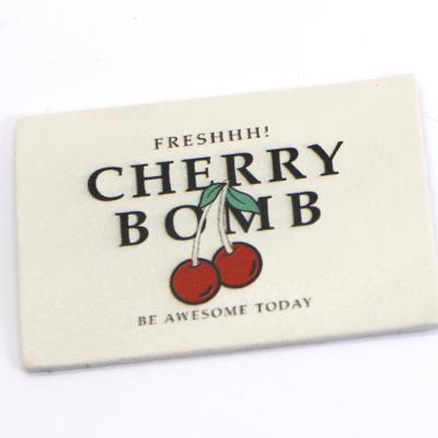 Cina Toppa di cuoio bianca di stampa autoadesiva su ordinazione Logo Patch For Jeans di cuoio di riparazione della fabbrica in vendita