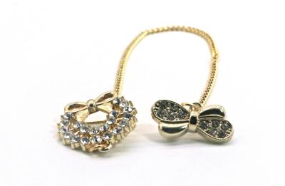Cina Colore di rame dell'oro di Diamond Inlaid Collar Lapel Pin per il pendente 2.5cm dell'abbigliamento in vendita