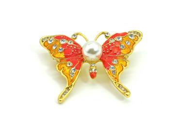 Cina ODM rosso di Pin Inlaid Diamond For Clothing della fibula di modo della farfalla in vendita