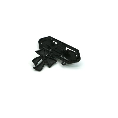 Cina Black Fashion Brooch Pin Bow Shape Alloy Copper Silvery Material in vendita