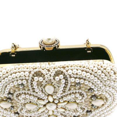 Cina La pochette di cucito di sera della perla increspa il modo beige per la cena delle signore in vendita