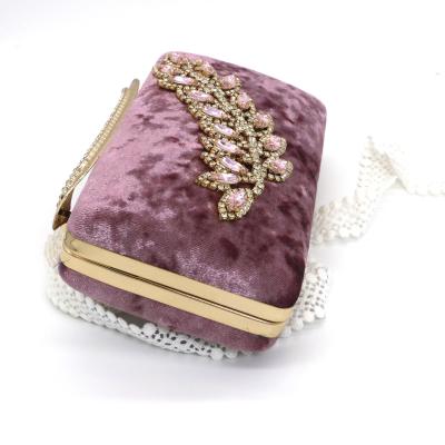 Cina Frizioni e borse di sera di cuoio con Violet Diamonds Burgundy Flannel Inlaid in vendita