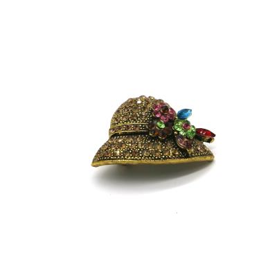Cina Fibula sveglia Pin Vintage Gold For Women di modo della forma del cappello 2.5cm×3.5cm in vendita