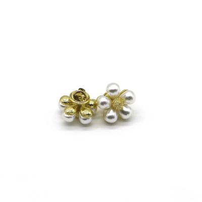 Cina ODM dell'OEM di dimensione di Diamond Cufflinks Inlaid Pearl 1.5cm×1.5cm degli uomini dell'oro in vendita