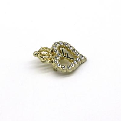 Cina corona Diamond Inlaid del cuore di 2.5×1.7cm Crystal Cufflinks For Mens Hollowed fuori in vendita