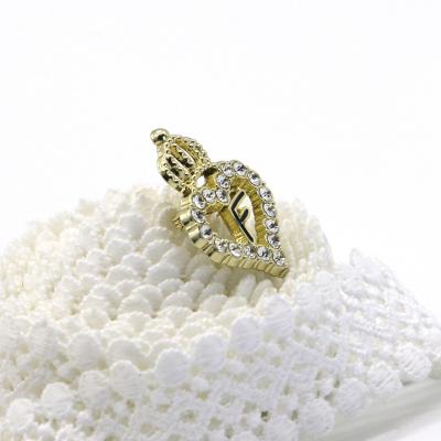 Cina corona Diamond Inlaid del cuore di 2.5×1.7cm Crystal Cufflinks For Mens Hollowed fuori in vendita