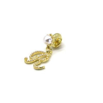 Cina OEM d'argento di colore di Pin Claw Inlaid Pearl Gold del risvolto del collare della lega in vendita