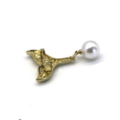 Cina La fibula Pin Inlaid Shiny Diamond For di Fox dell'oro copre l'altezza di lunghezza 3.5cm di 2.5cm in vendita