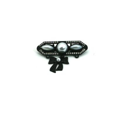 Cina Black Fashion Brooch Pin Bow Shape Alloy Copper Silvery Material in vendita