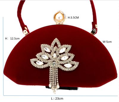 Cina I tessuti rossi della lanugine della pochette di sera della cena hanno intarsiato Diamond Stream Soviet in vendita
