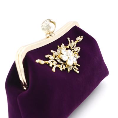 Cina Borsa di frizione porpora di sera del tessuto del velluto per l'OEM di Flora Diamond Decoration delle donne in vendita