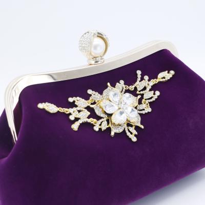 Cina Borsa di frizione porpora di sera del tessuto del velluto per l'OEM di Flora Diamond Decoration delle donne in vendita