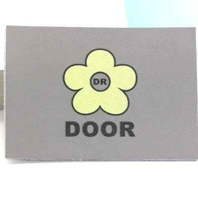 Cina OEM Gray Leather Patch For Jeans che stampa il modello di fiore 7cm×5cm in vendita