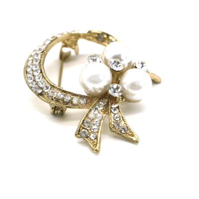 Cina Fibula, perla e Diamond Brooch della cravatta a farfalla delle donne rotonde per abbigliamento in vendita