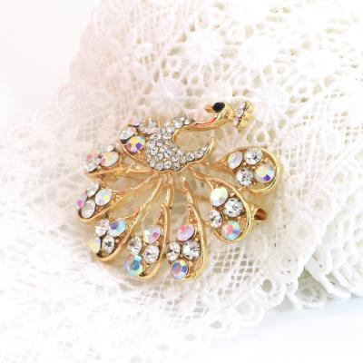Cina Fuori la fibula vuota Pin Gold Peacock Open Screen di modo modella l'OEM in vendita