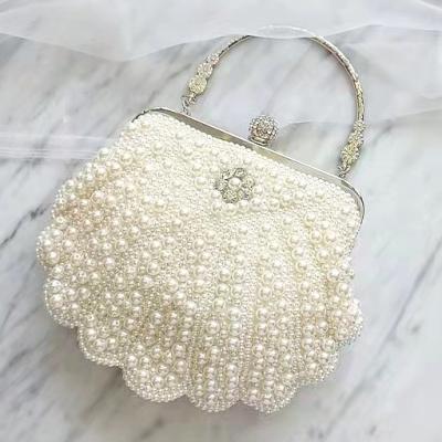 Cina Shell Shape Pearl Hand Bags bianca tessuta a mano per altezza di lunghezza 18cm delle donne 22cm in vendita
