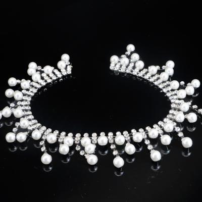 Cina Il materiale d'argento del rame della collana del cristallo di rocca e della perla ha intarsiato l'OEM brillante dei diamanti in vendita