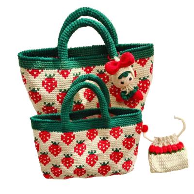 Cina La borsa tessuta bianca del cotone, donne della fragola lavora all'uncinetto le borse 32cm×25cm in vendita