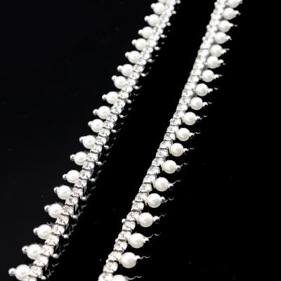 Cina Larghezza d'argento elettrolitica della collana del cristallo di rocca e della perla 0.9cm in vendita