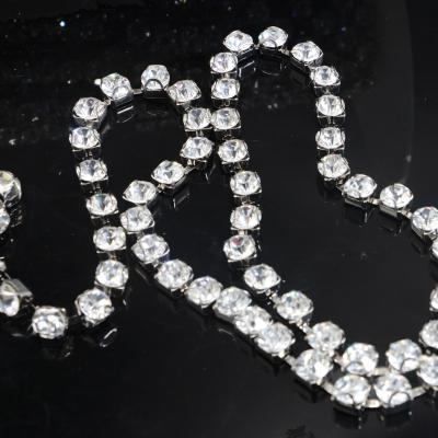 Cina Materiale del rame dell'artiglio di Crystal Diamond Rhinestone Chain Necklace Trimming in vendita