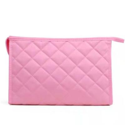 Cina Borsa di Diamond Stitch Pattern Zipper Cosmetic per il viaggio 19cm×12cm×6cm in vendita