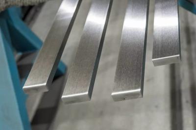 Cina Barra piana laminata a caldo di acciaio inossidabile in vendita