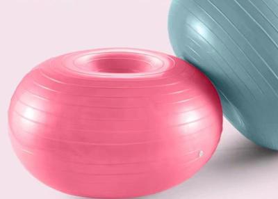 Cina Nuovo design Fascia calcio di fitness ginnastica addensata palla di yoga anti-raffiche in vendita