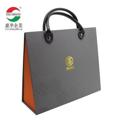 China Unieke geschenkdozen van gerecycled papier Verpakking Magnetische sluitingen Bedrukking van het handvat Logo Te koop