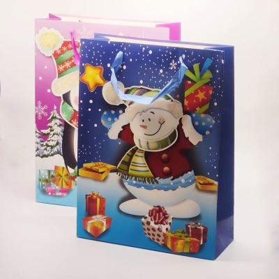 China Luxury Custom Printed Shopping Gift Paper Bag With Logo Airtight Waterproof for sale