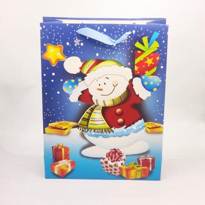 China Luxury Custom Printed Shopping Gift Paper Bag With Logo Airtight Waterproof for sale