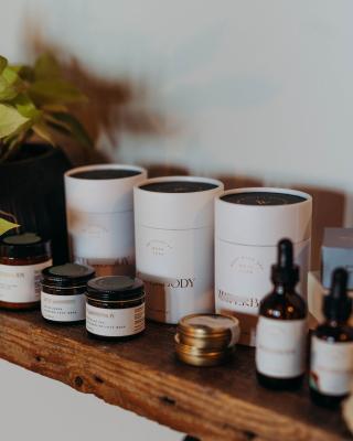 Китай Новый стиль разлагаемый картонный цилиндр упаковочная трубка упаковочная коробка для духов, эфирных масел, помады, ухода за кожей, косметического использования продается